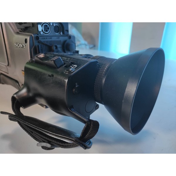 Vintage Sony DSR-300AP DVCAM 16:9 Digital Camcorder - 1999